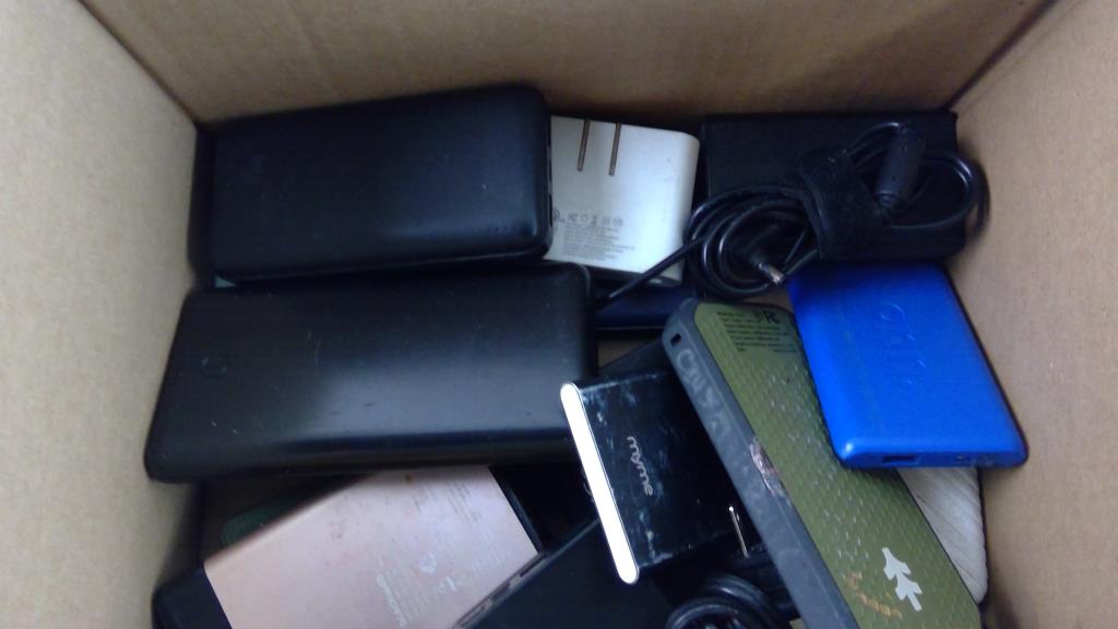 Portable Charger Bulk Lot, 7+ Pieces | Property Room
