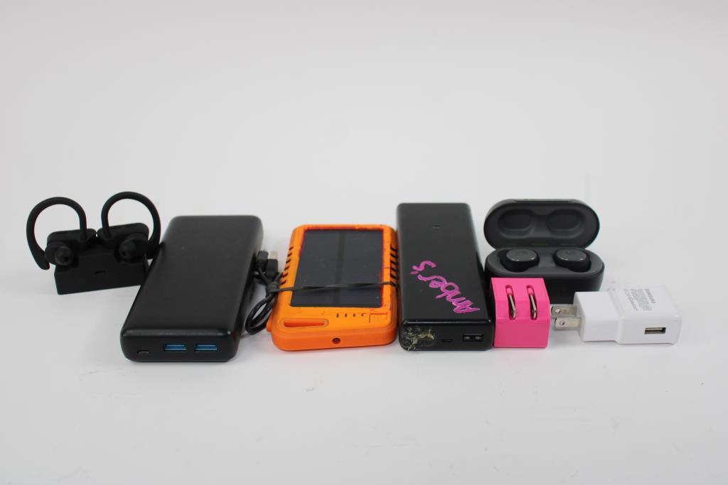 Portable Chargers, Charging Cables And More 10 Pieces | Property Room
