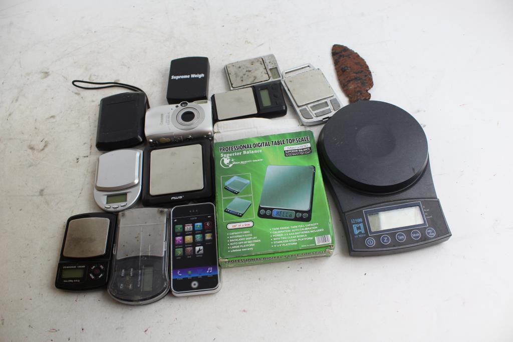 Portable Scales: Aws, Supreme Weigh And More: 10+ Items | Property Room