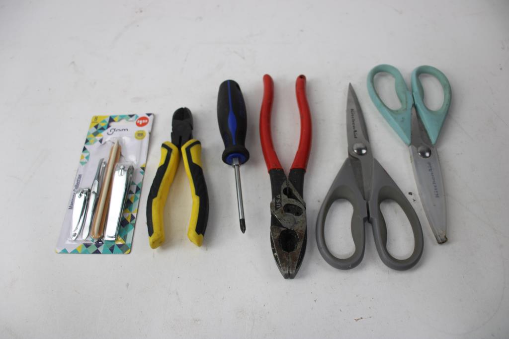 Power Torque Screwdriver, Kitchen Aid Scissors, Stanley Pliers, And ...