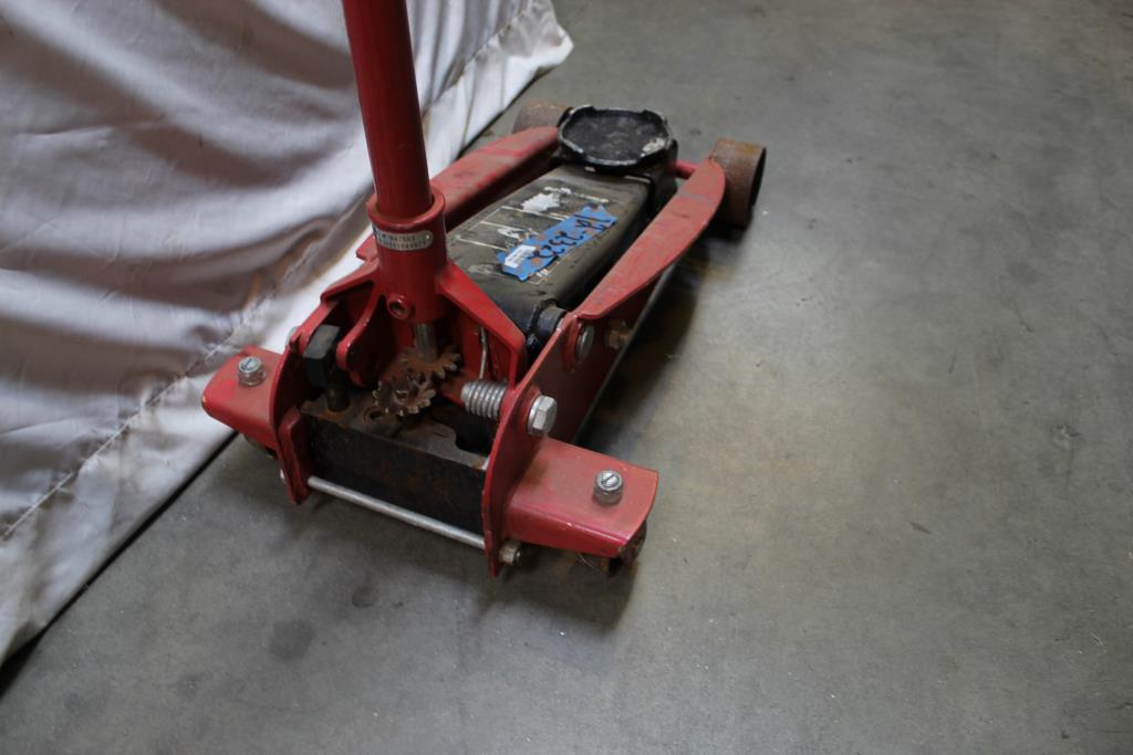 Powerbuilt 3 Ton Garage Jack | Property Room