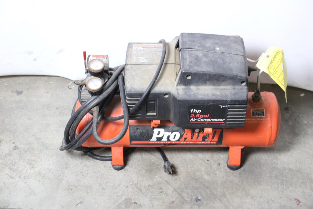 Pro Air II 2.5 Gal Air Compressor | Property Room