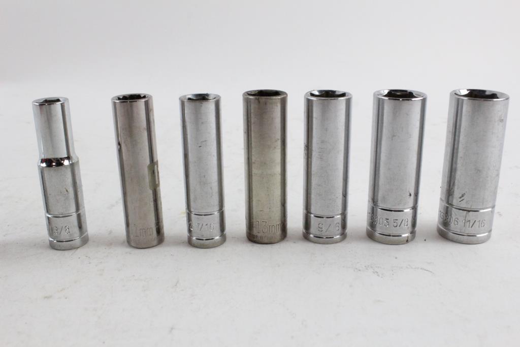 Proto Metal Tool Box With Tools, 15+ Pieces | Property Room