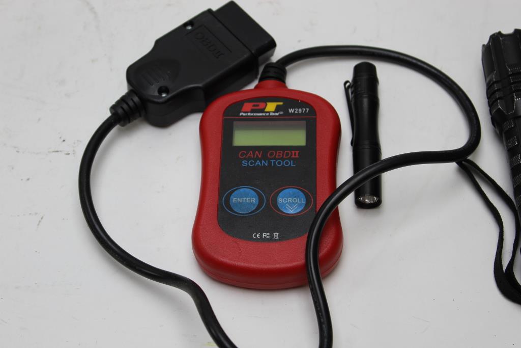 PT Scan Tool, Defiant, Bushnell Flashlights, 4 Pieces | Property Room