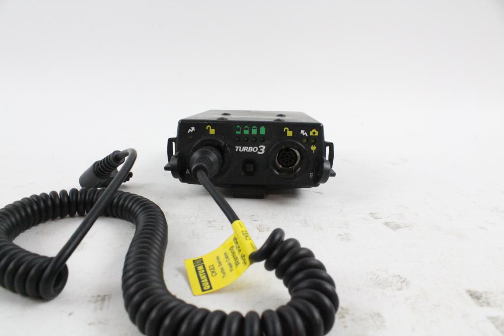 Quantum Portable Flash Power Pack | Property Room