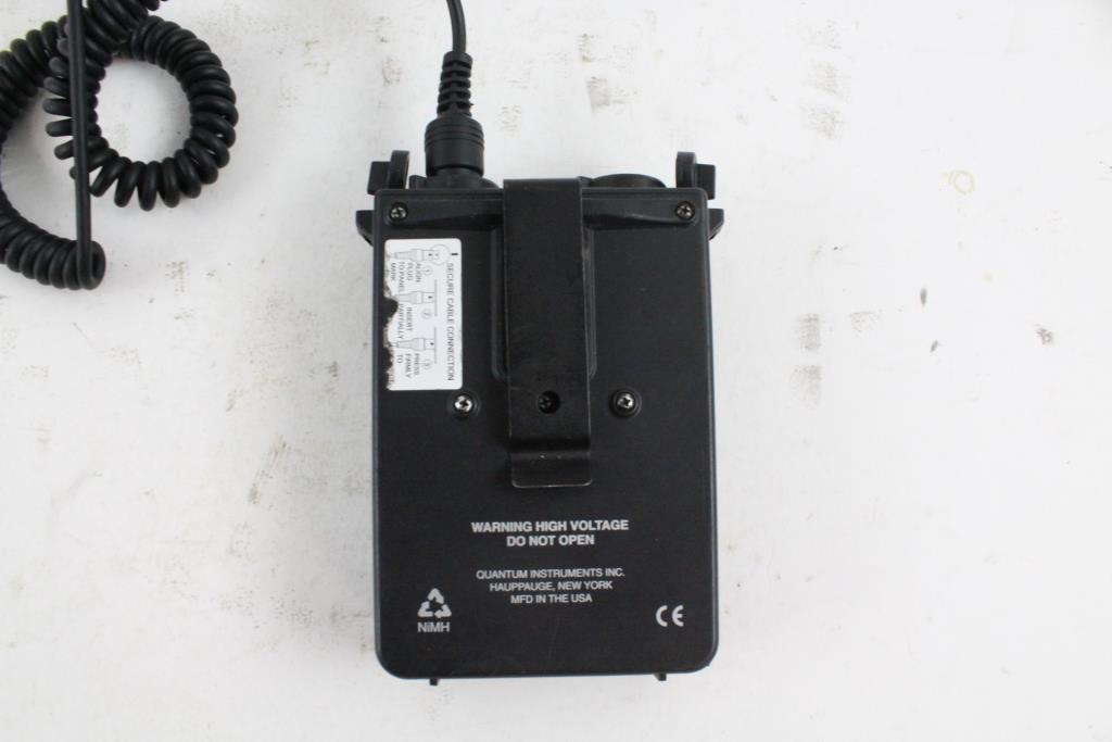Quantum Portable Flash Power Pack | Property Room