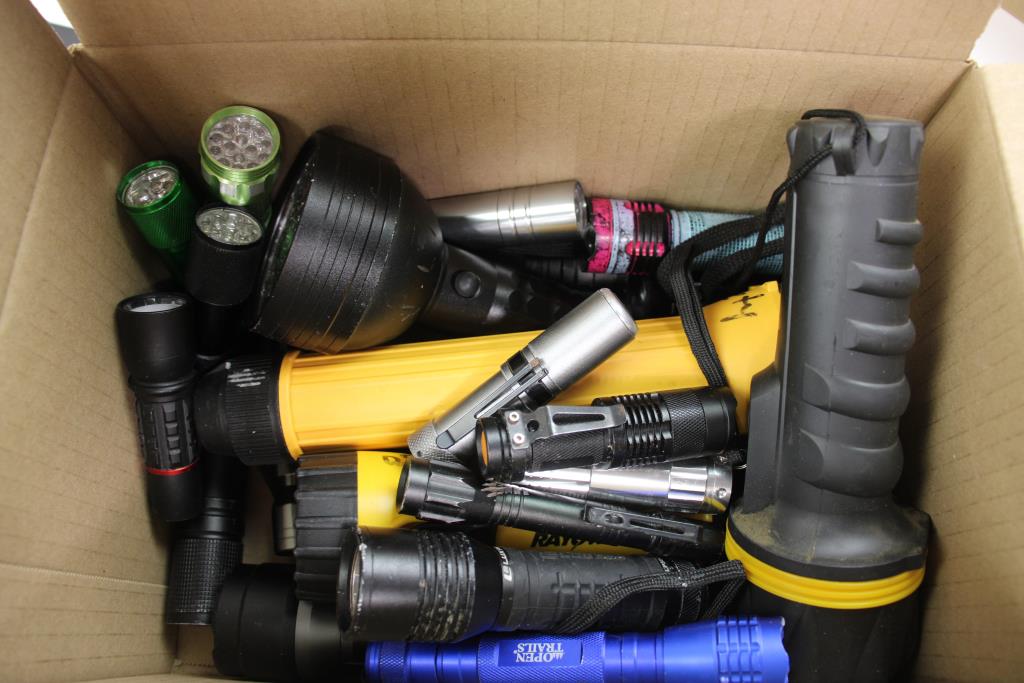 Quantum Tactical, Police Security Skylar 3300, Coast XP6R And More Flashlights, 29 Pieces ...