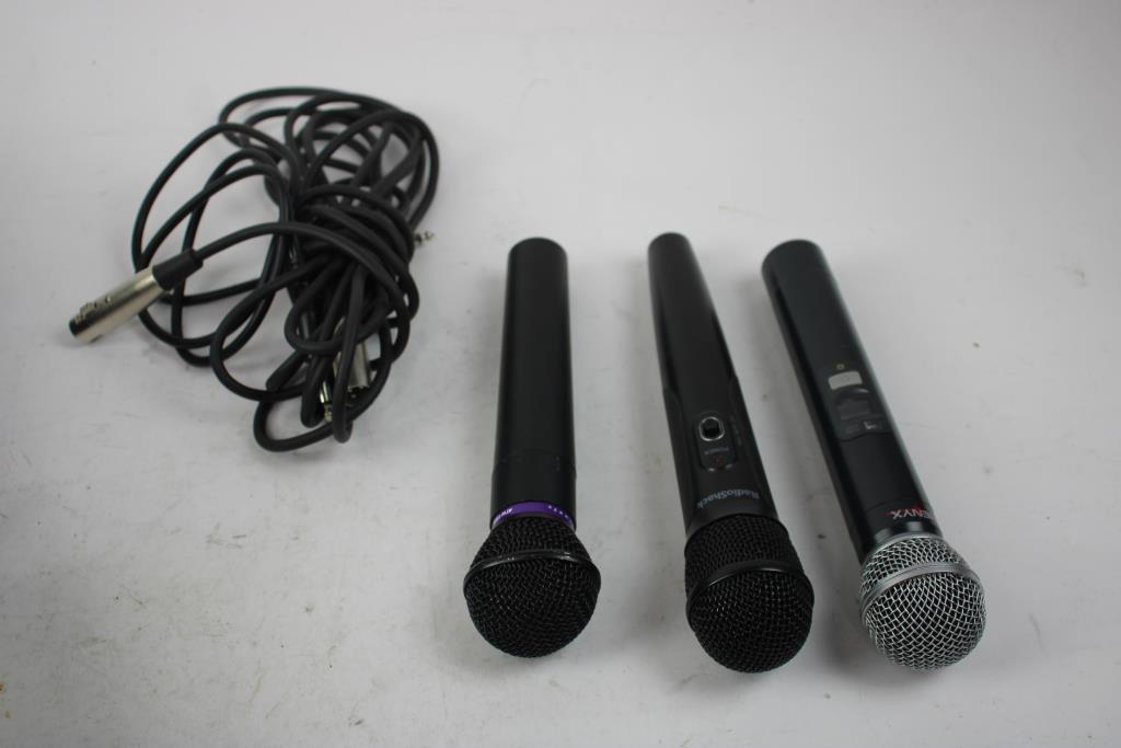 RadioShack And More Wireless Microphone Lot, 3 Pieces | Property Room