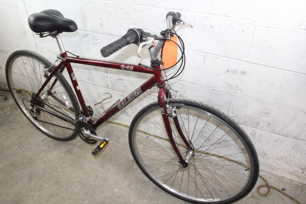 Raleigh C-40 Hybrid Bike | Property Room