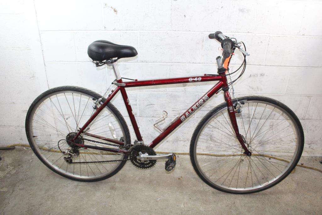 Raleigh C-40 Hybrid Bike | Property Room