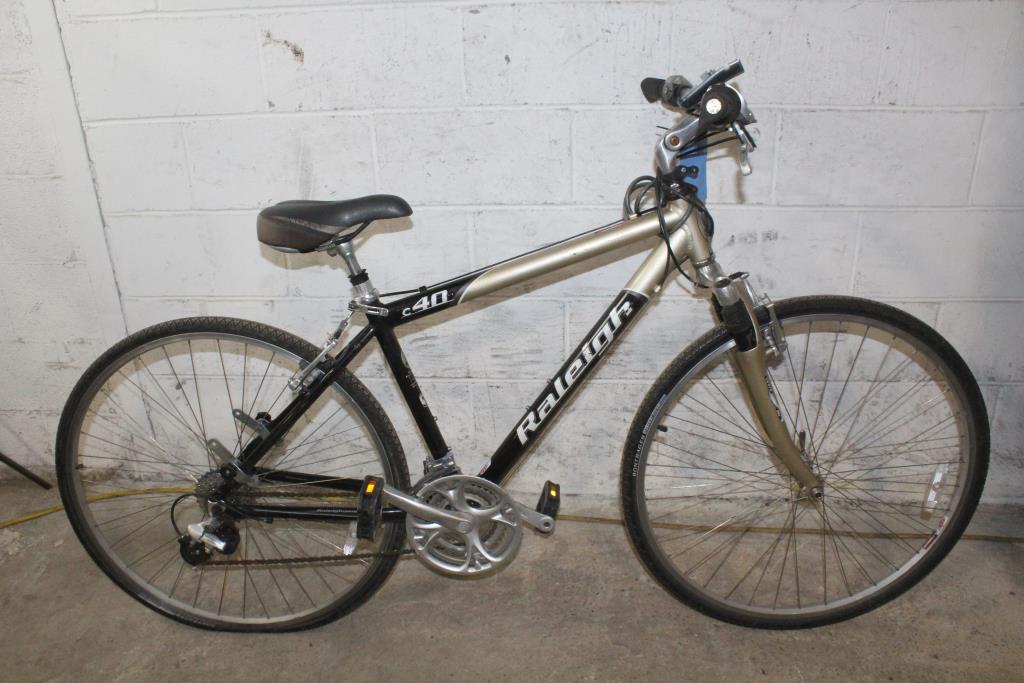 Raleigh C40 Hybrid Bike | Property Room