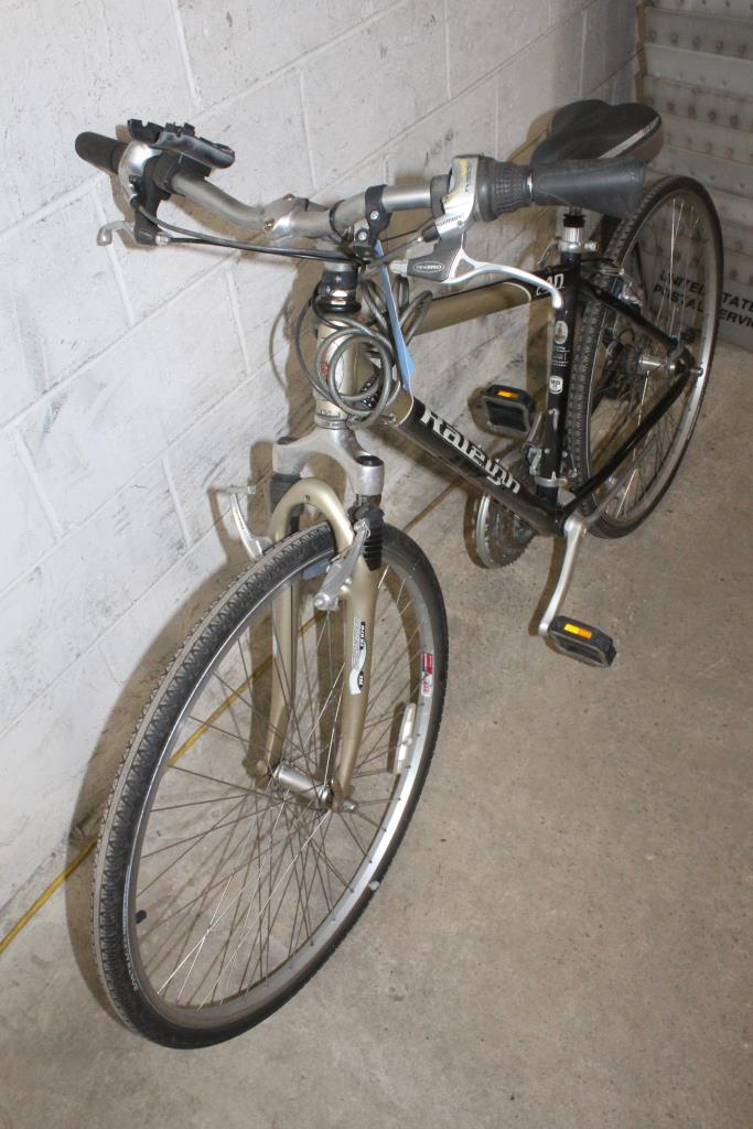 Raleigh C40 Hybrid Bike | Property Room