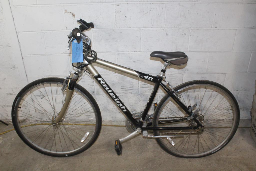 Raleigh C40 Hybrid Bike | Property Room