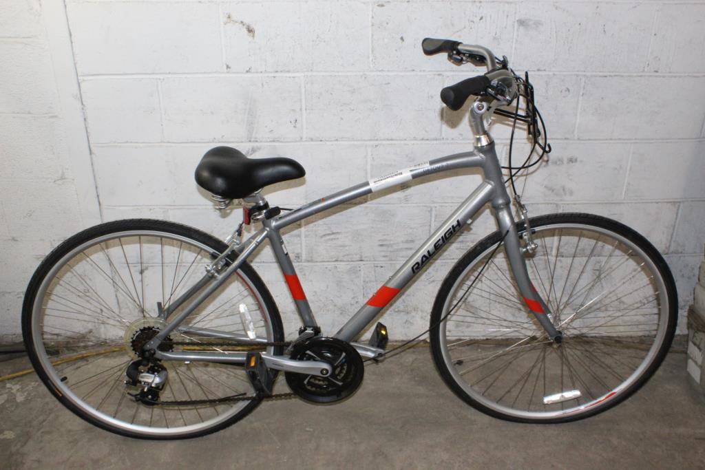 Raleigh Detour 2 Hybrid Bike | Property Room