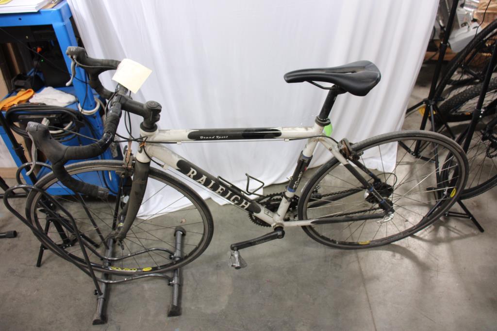 Raleigh Grand Sport Road Bike | Property Room