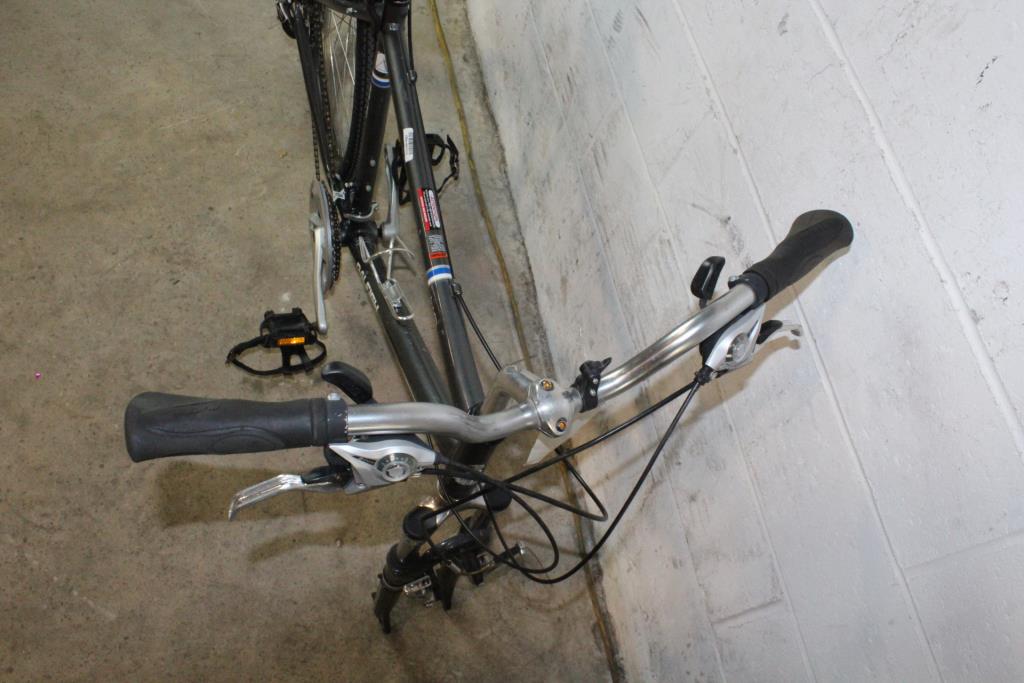 Raleigh Route Hybrid Bike | Property Room