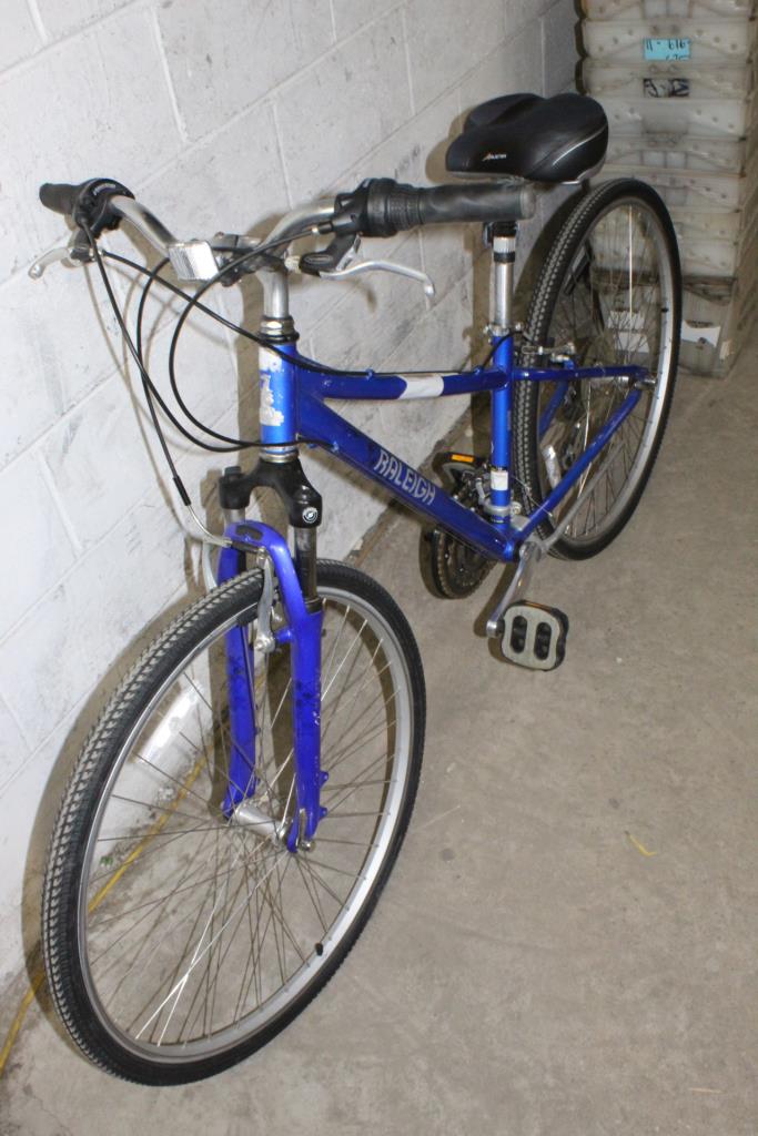 Raleigh Route Hybrid Bike | Property Room