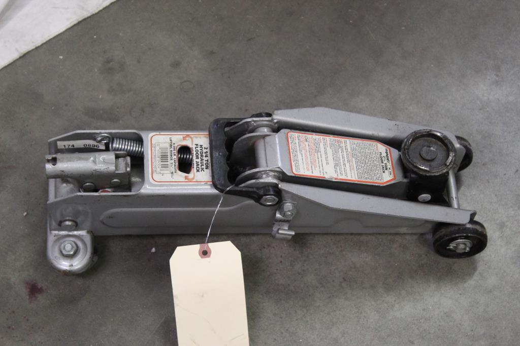 Rally Hydraulic Floor Jack | Property Room
