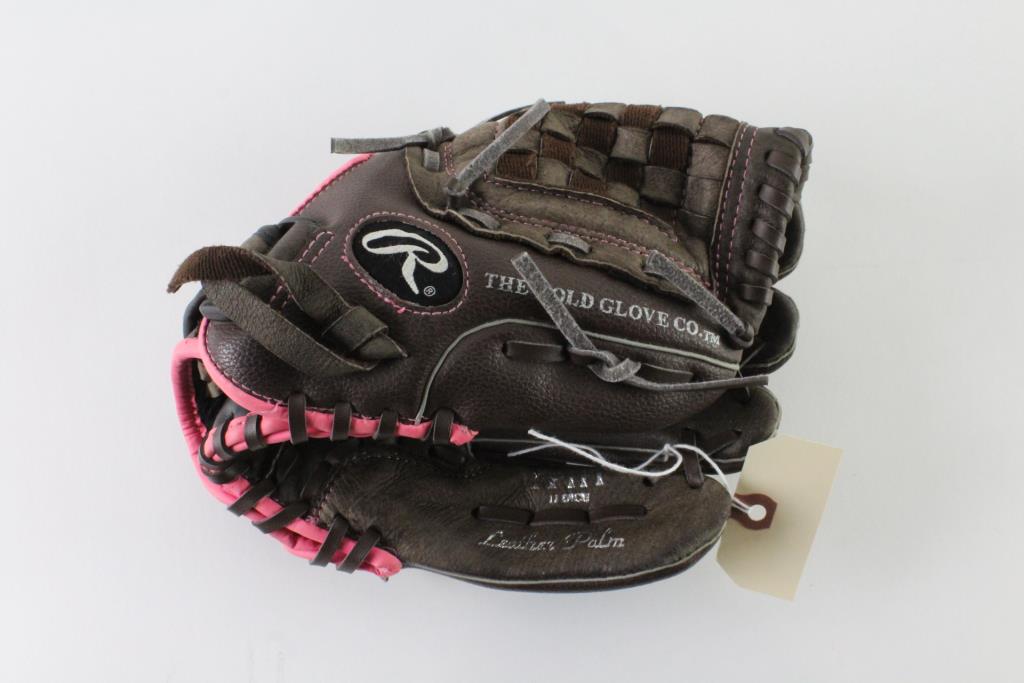 Rawlings Baseball Glove | Property Room