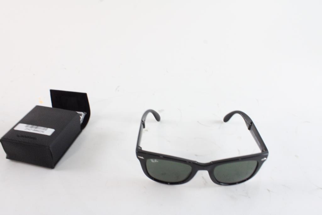 Ray-Ban Folding Wayfarer Sunglasses | Property Room