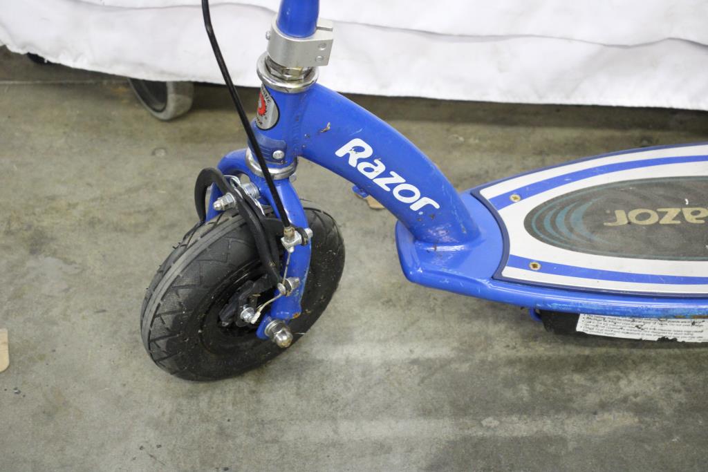 Razor E-Scooter, Blue | Property Room