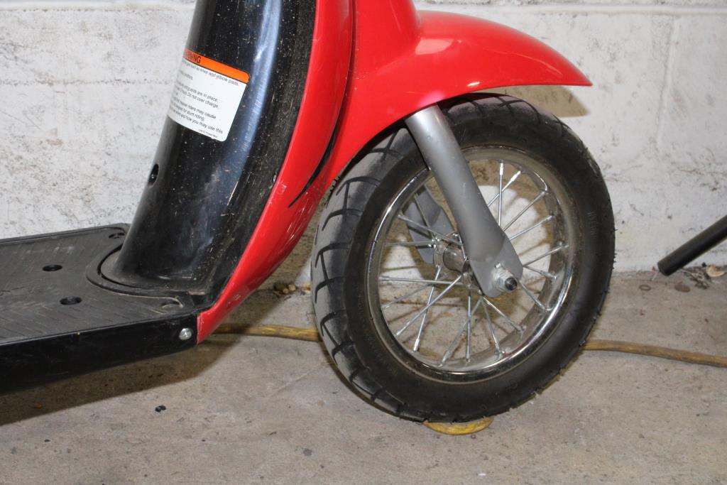 Razor Hot Mod Electric Scooter | Property Room