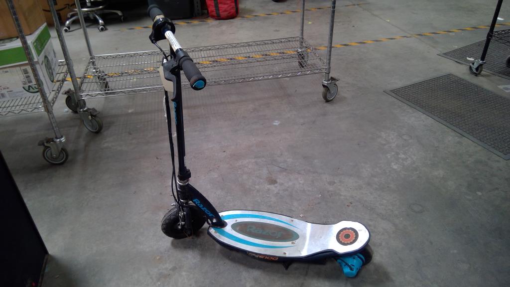 Razor Power Core E100 E-Scooter | Property Room