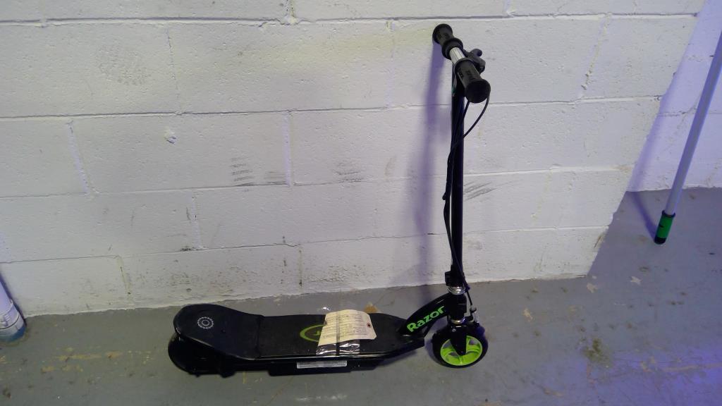 Razor Power Core E90 Electric Scooter | Property Room