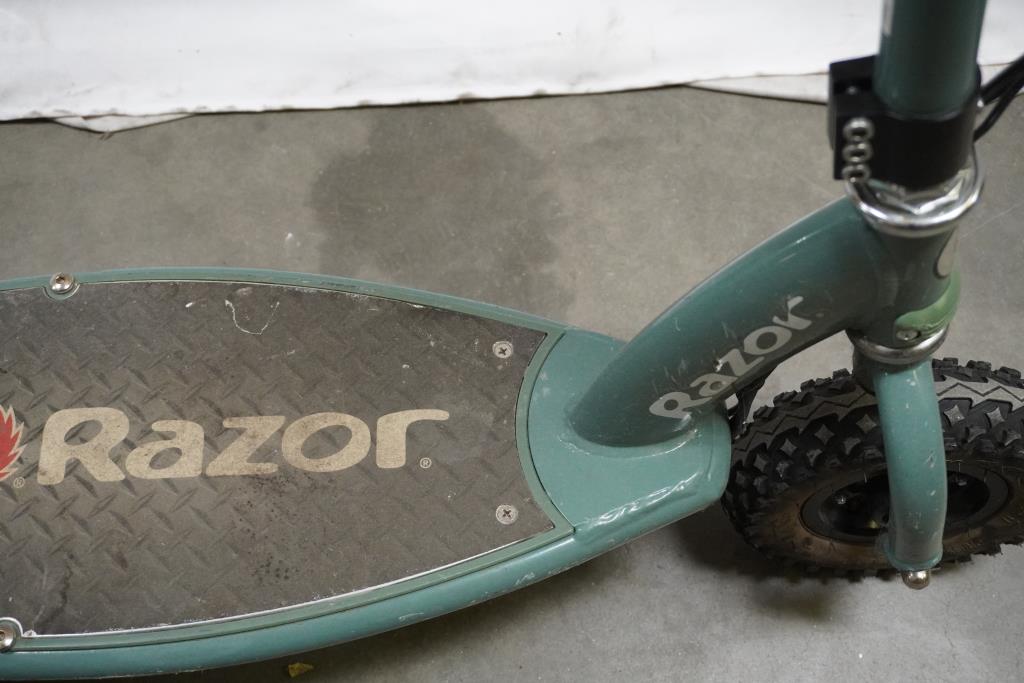 Razor RX200 Electric Scooter | Property Room