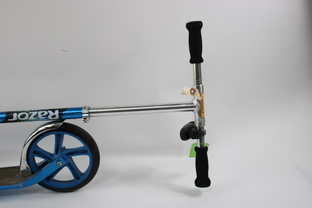 Razor Scooter, Baseball Bats And A Righ Handed Iron Club, 4+ Pieces ...