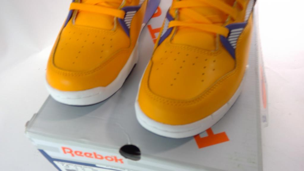 Reebok Pump Omni Zone Retro Mens Shoes Size 7.5 | Property Room