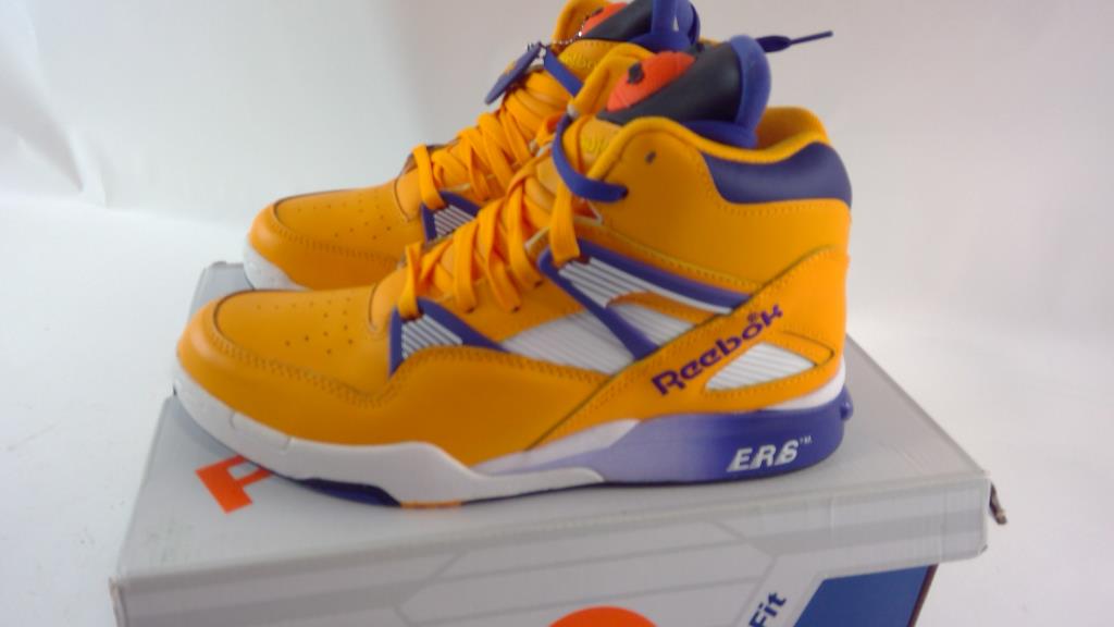 Reebok Pump Omni Zone Retro Mens Shoes Size 7.5 | Property Room