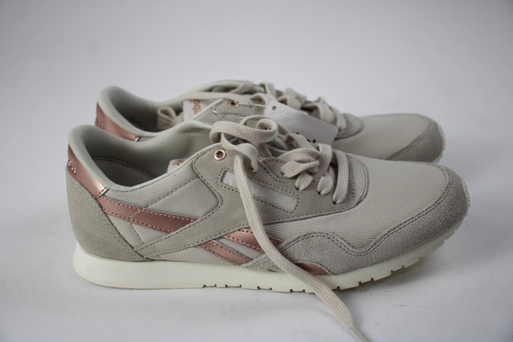 Reebok Women's Classic Nylon Slim Gym Shoes, Size 6.5 | Property Room