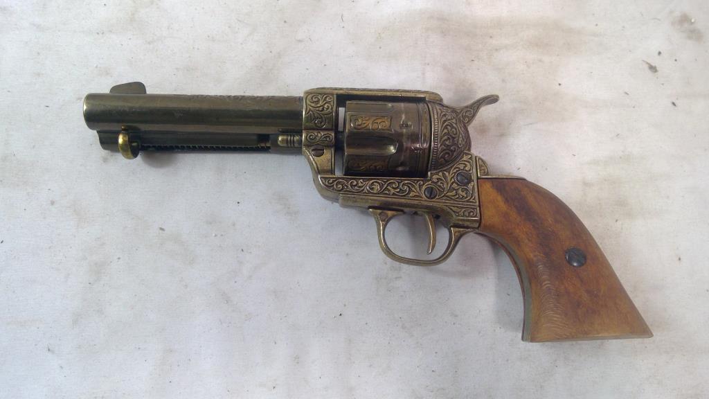 Replica Revolvers With Detailed Designs, 2 Pieces | Property Room