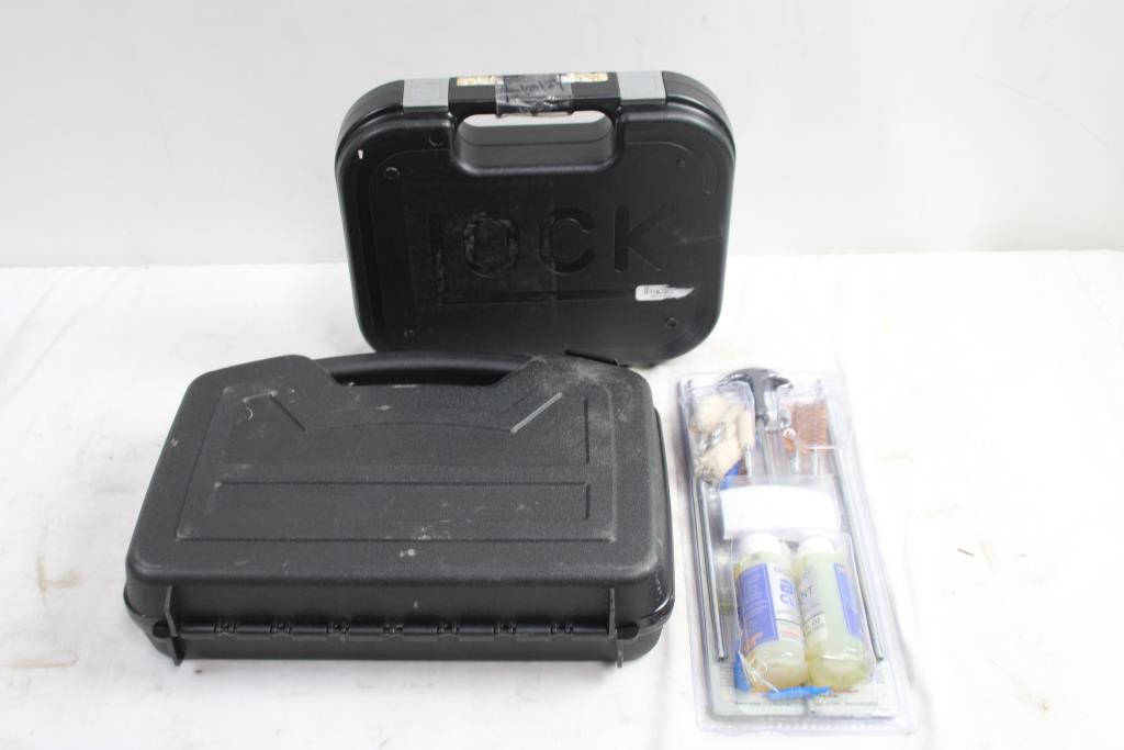 Rifle Soft Case And Gun Cases, Clean Gun, 4 Pieces | Property Room