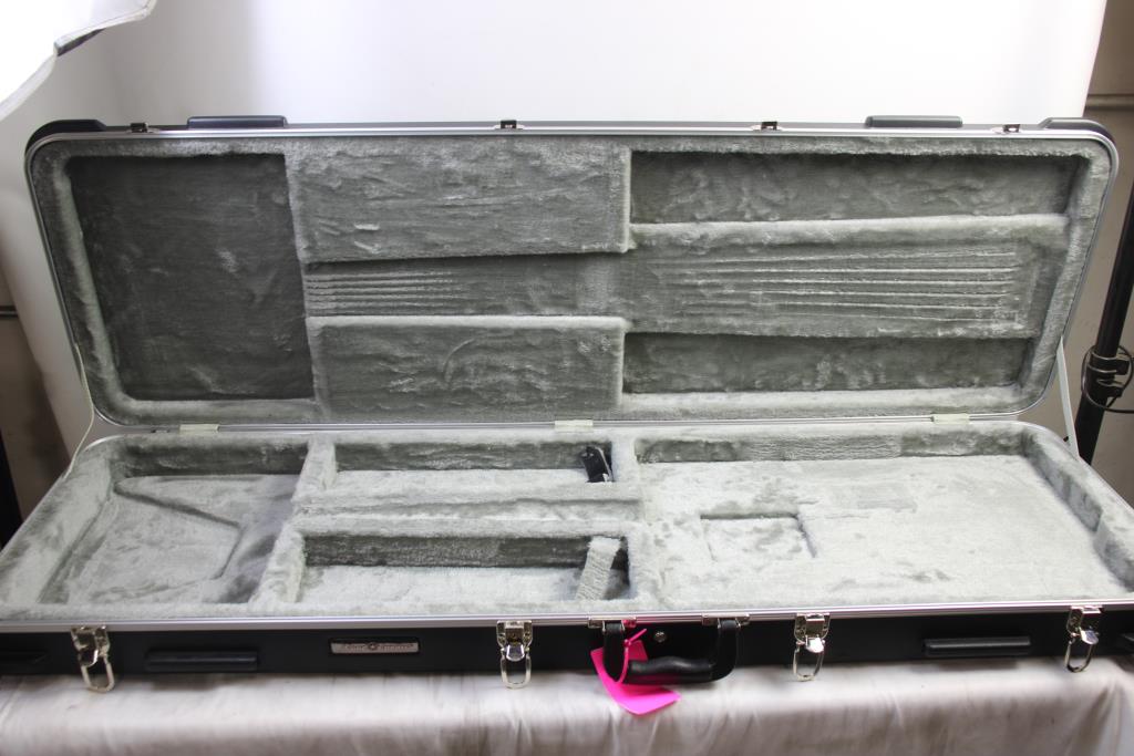 Road Runner Hard Electric Guitar Case | Property Room