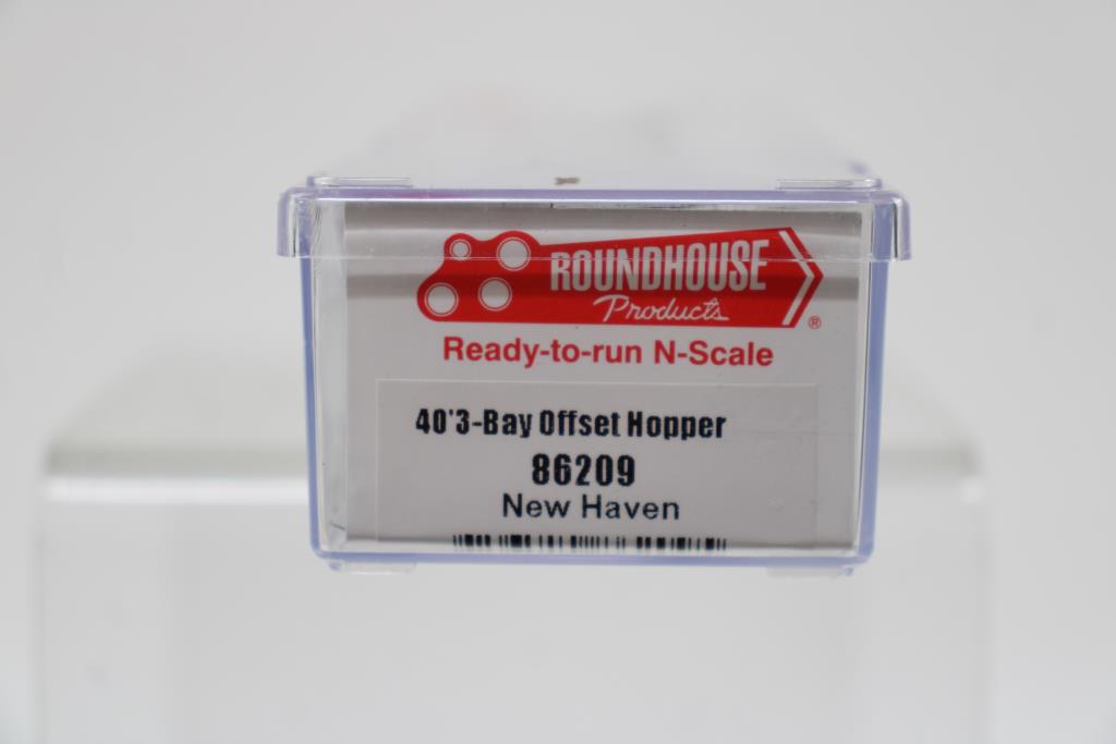 Roadhouse Products 40' 3-Bay Offset Hopper | Property Room