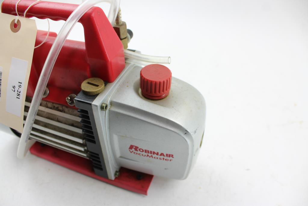 Robinair VacuMaster Model 15500 2 Stage Vacuum Pump | Property Room