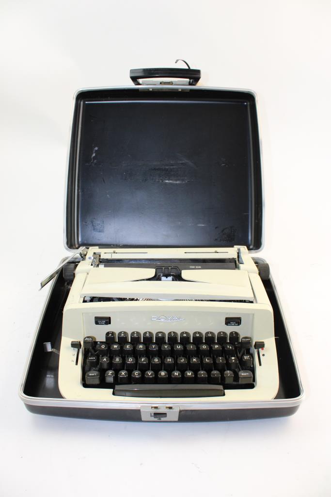 Royal Typewriter In Royal Case | Property Room