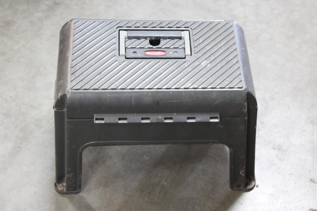 Rubbermaid Work Bench/Tool Box, 10+ Hand Tools, & More | Property Room