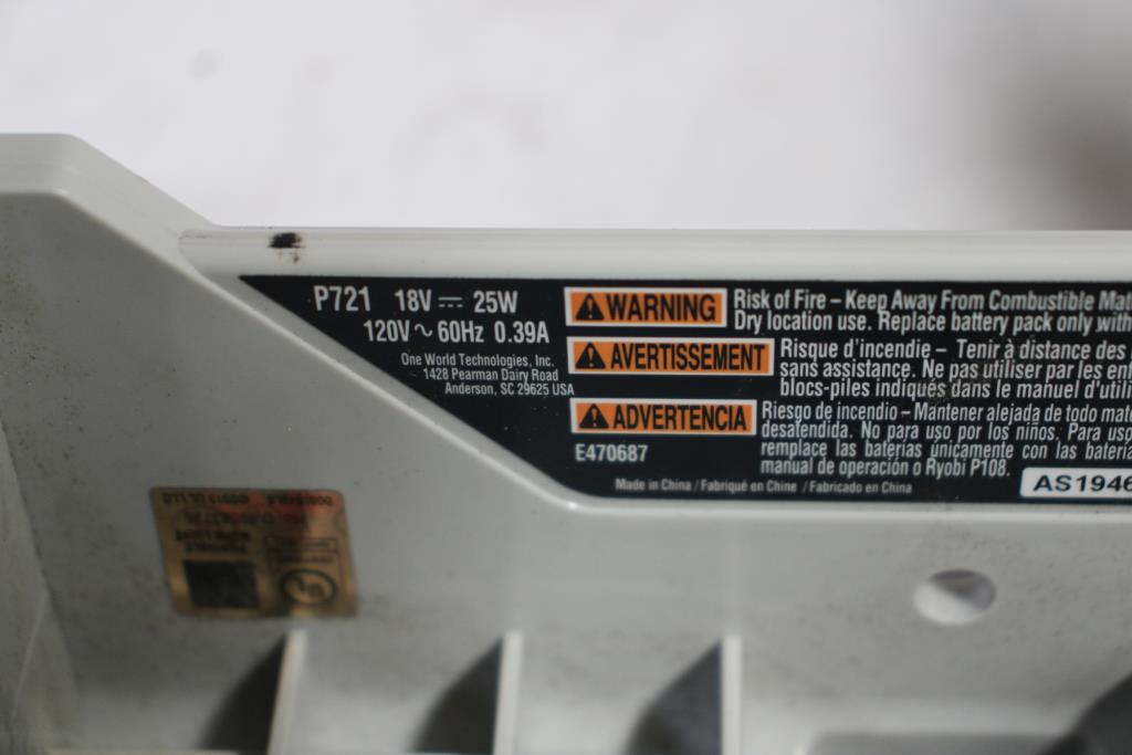 RYOBI P721 18V Hybrid 25-Watt LED Work Light And P191 18V 3.0Ah Battery ...