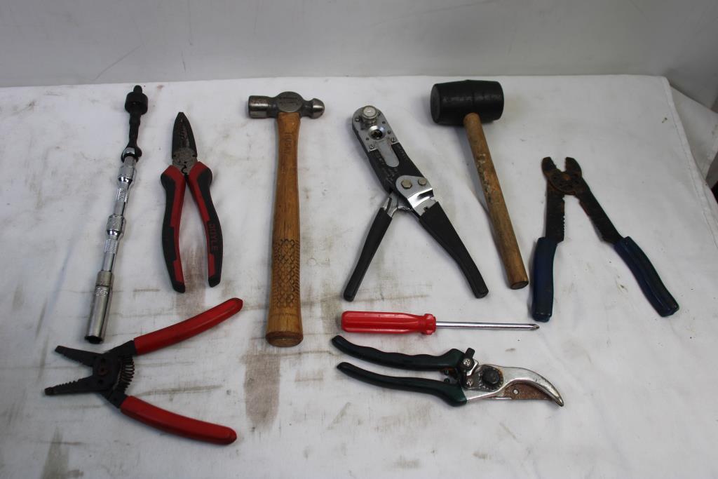 Ryobi Toolbag W/ Misc Tools | Property Room