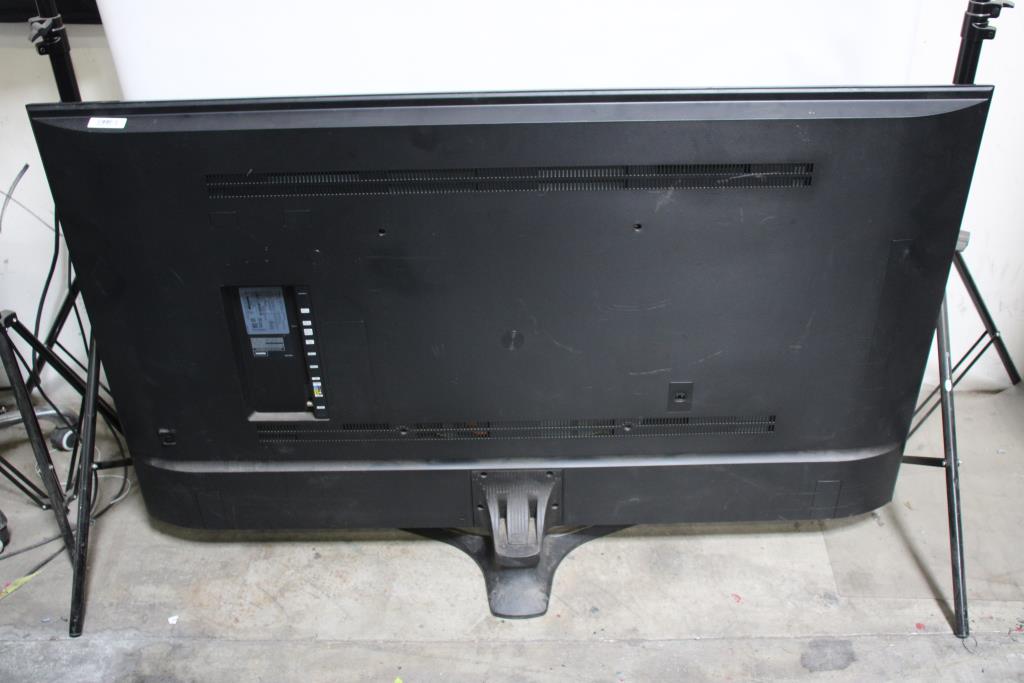 Samsung - 65" Class - LED - MU6290 Series - 2160p - Smart - 4K Ultra HD TV With HDR | Property Room