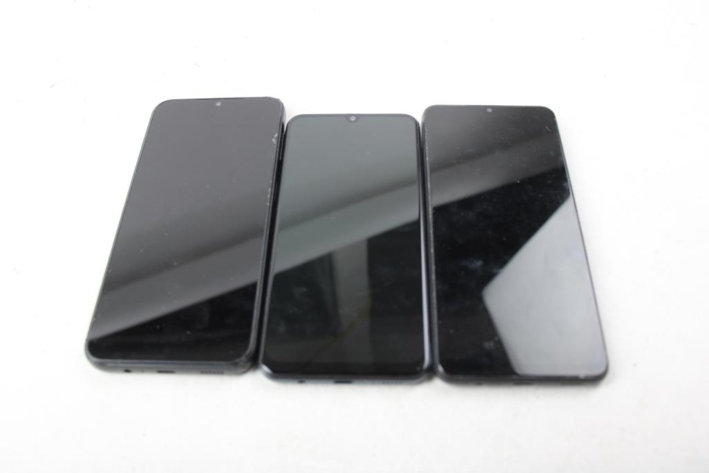 Samsung Cell Phone Lot, 3 Pieces, Sold For Parts | Property Room