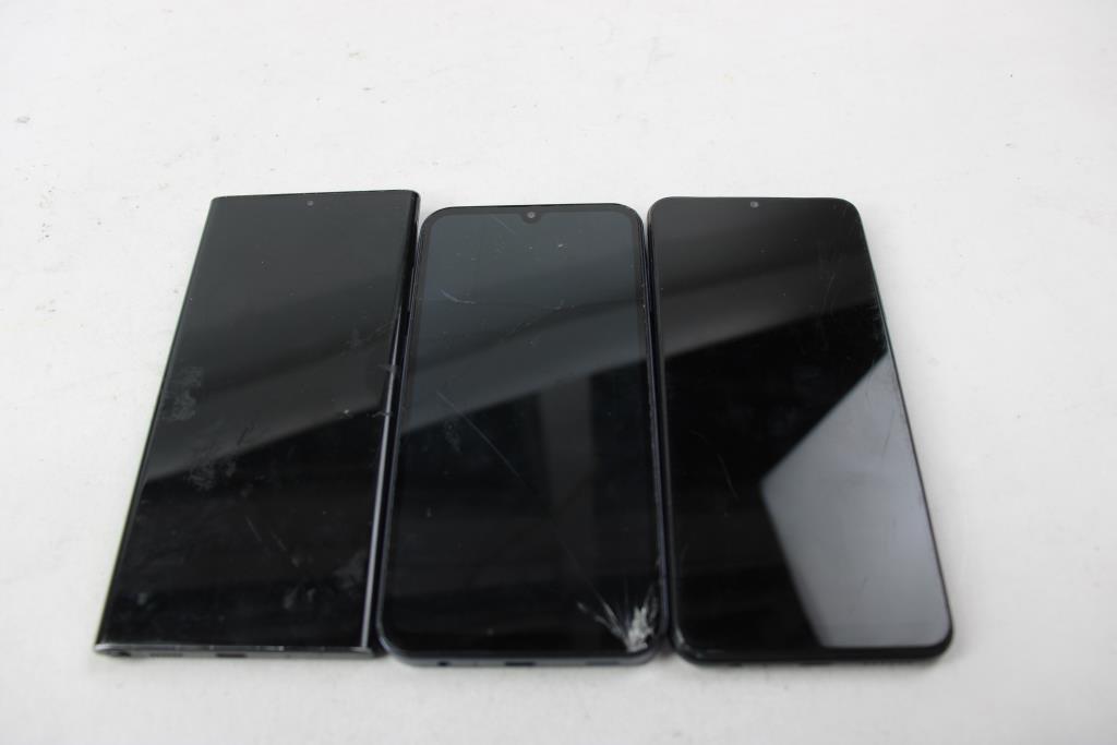 Samsung Cell Phone Lot, 3 Pieces, Sold For Parts | Property Room