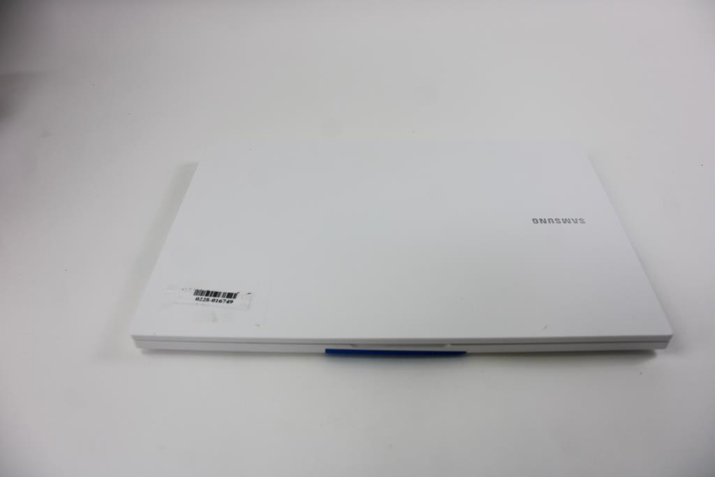 Samsung NT550XDA Laptop | Property Room