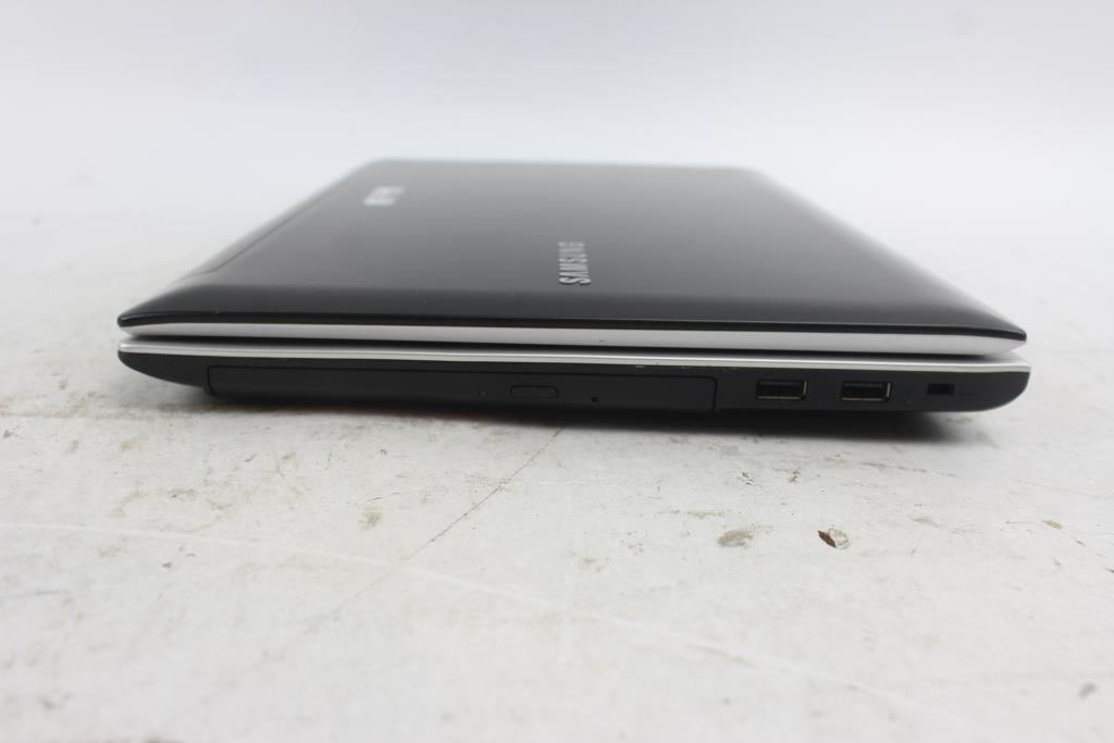 Samsung Q430 Laptop | Property Room