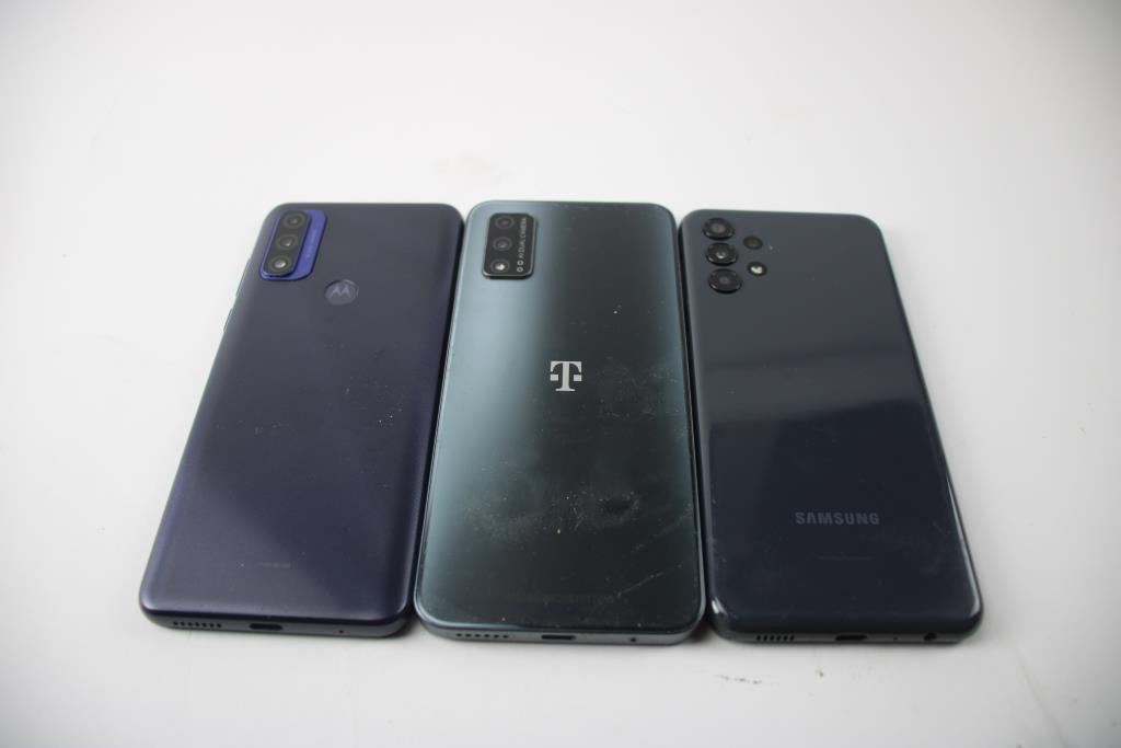 Samsung Smartphone, Metro Smartphone, And More, 3+ Pieces | Property Room