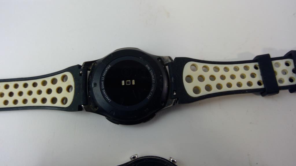 Samsung Smartwatch Lot, Sold For Parts, 4 Pieces | Property Room