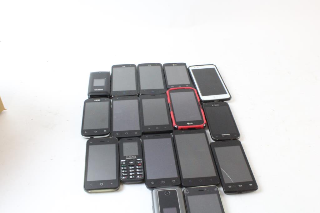 Samsung, UMX, LG, & More Cell Phone Lot, 5+ Pieces, Sold For Parts ...
